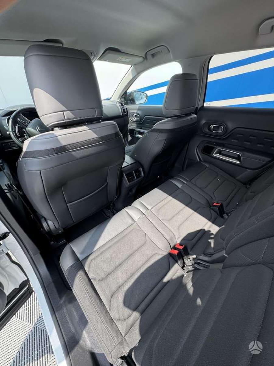 White Citroen C5 Aircross 2022 in Kaunas, with an engine capacity of 1.50 L and mileage of 227 thousand km for 13250 €, photo 7 on AUTOMOTO.COM.LV
