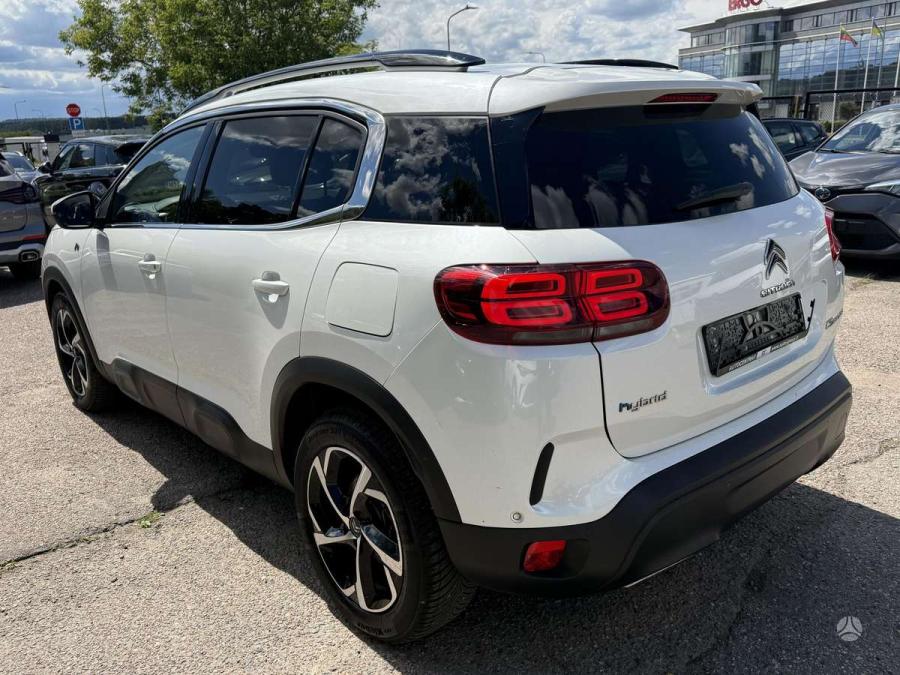 White Citroen C5 Aircross 2022 in Vilnius, with an engine capacity of 1.60 L and mileage of 147 thousand km for 12990 €, photo 5 on AUTOMOTO.COM.LV