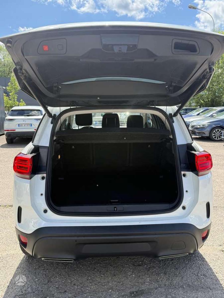 White Citroen C5 Aircross 2022 in Vilnius, with an engine capacity of 1.60 L and mileage of 147 thousand km for 12990 €, photo 6 on AUTOMOTO.COM.LV