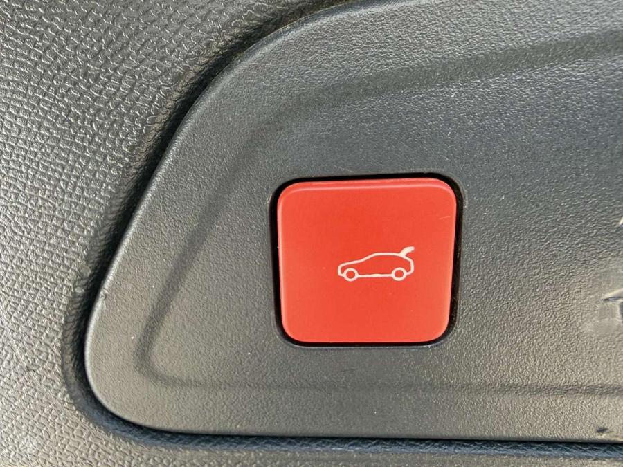 White Citroen C5 Aircross 2022 in Vilnius, with an engine capacity of 1.60 L and mileage of 147 thousand km for 12990 €, photo 18 on AUTOMOTO.COM.LV