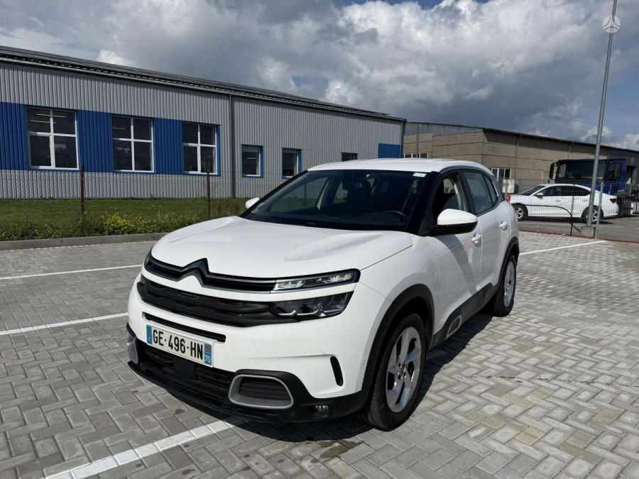 White Citroen C5 Aircross 2022 in Taurage, with an engine capacity of 1.20 L and mileage of 125 thousand km for 11737 €, photo 5 on AUTOMOTO.COM.LV