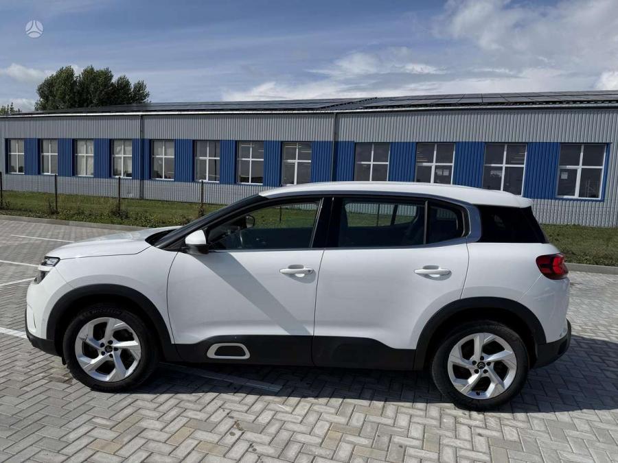 White Citroen C5 Aircross 2022 in Taurage, with an engine capacity of 1.20 L and mileage of 125 thousand km for 11737 €, photo 6 on AUTOMOTO.COM.LV