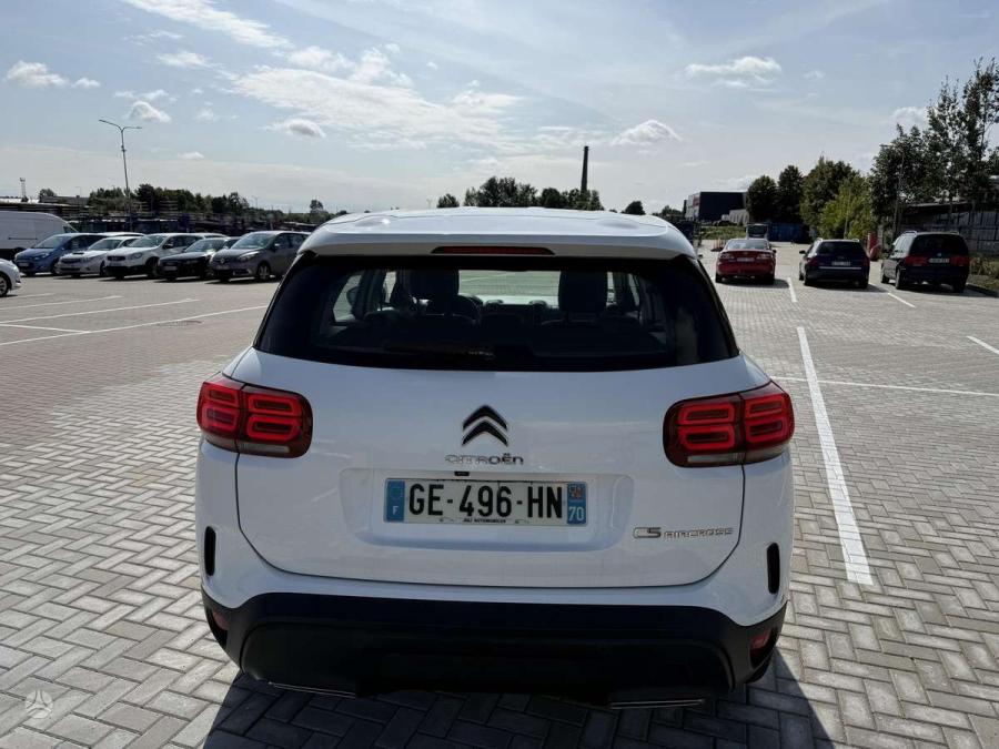 White Citroen C5 Aircross 2022 in Taurage, with an engine capacity of 1.20 L and mileage of 125 thousand km for 11737 €, photo 8 on AUTOMOTO.COM.LV