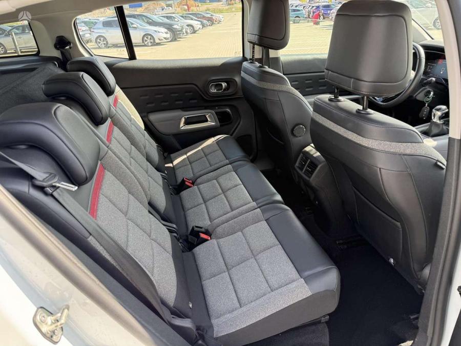 White Citroen C5 Aircross 2022 in Taurage, with an engine capacity of 1.20 L and mileage of 125 thousand km for 11737 €, photo 13 on AUTOMOTO.COM.LV