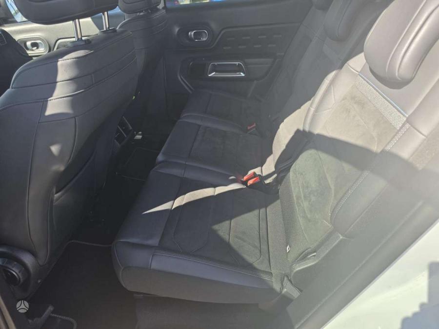 White Citroen C5 Aircross 2022 in Vilnius, with an engine capacity of 1.50 L and mileage of 144 thousand km for 16093 €, photo 15 on AUTOMOTO.COM.LV