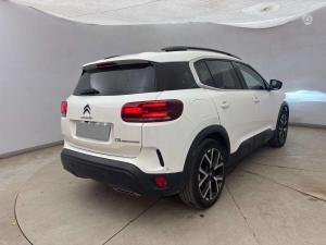 White Citroen C5 Aircross 2022 in Vilnius, with an engine capacity of 1.20 L and mileage of 99 thousand km for 17425 €, photo 3 on AUTOMOTO.COM.LV