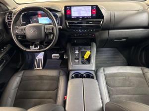 White Citroen C5 Aircross 2022 in Vilnius, with an engine capacity of 1.20 L and mileage of 99 thousand km for 17425 €, photo 9 on AUTOMOTO.COM.LV