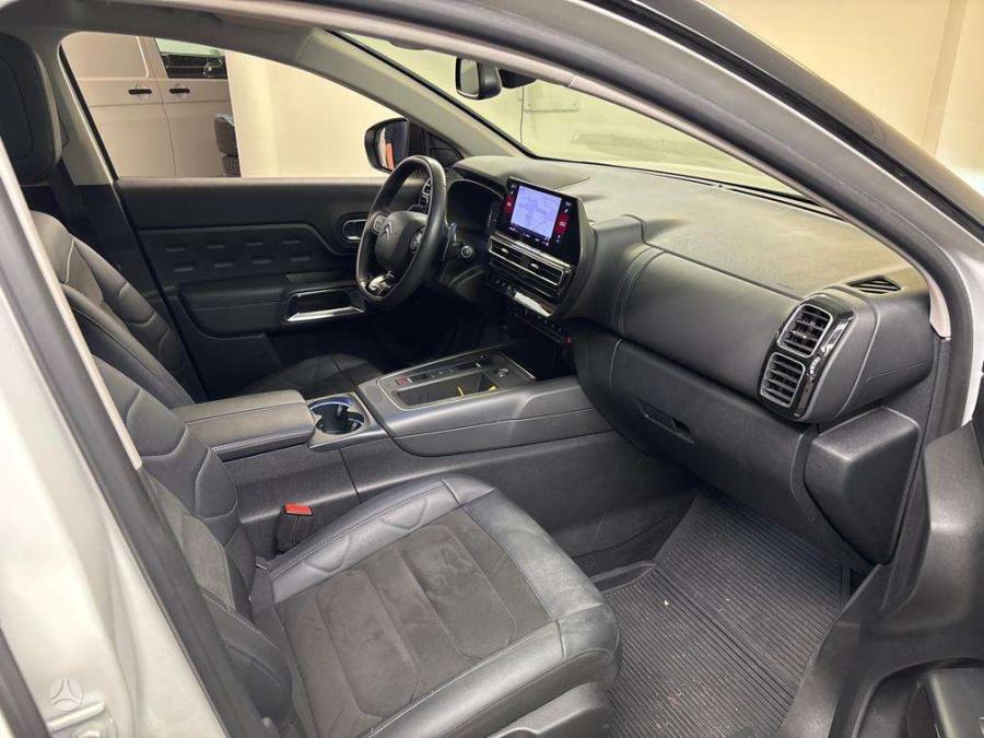 White Citroen C5 Aircross 2022 in Vilnius, with an engine capacity of 1.20 L and mileage of 99 thousand km for 17425 €, photo 11 on AUTOMOTO.COM.LV