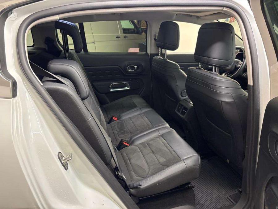 White Citroen C5 Aircross 2022 in Vilnius, with an engine capacity of 1.20 L and mileage of 99 thousand km for 17425 €, photo 12 on AUTOMOTO.COM.LV