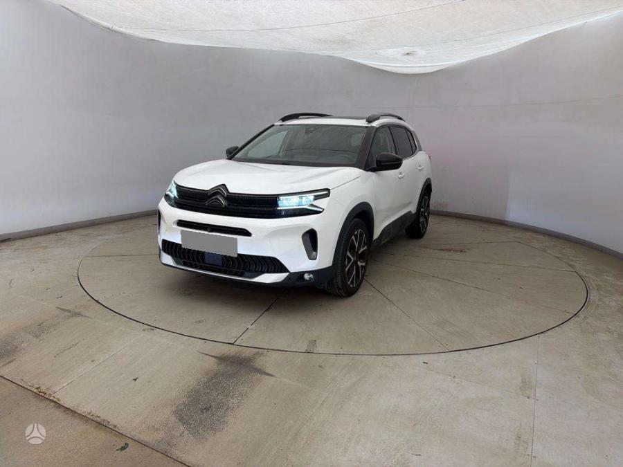 Balts Citroen C5 Aircross 2022 Viļņa, ar dzinēja tilpumu 1.20 L un nobraukumu 82 tūkst. km par 17535 €, foto 1 vietnē AUTOMOTO.COM.LV