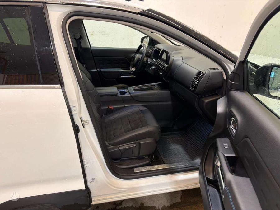 Balts Citroen C5 Aircross 2022 Viļņa, ar dzinēja tilpumu 1.20 L un nobraukumu 82 tūkst. km par 17535 €, foto 8 vietnē AUTOMOTO.COM.LV