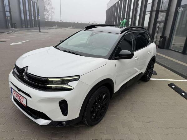 White Citroen C5 Aircross 2023 in Vilnius, with an engine capacity of 1.50 L and mileage of 251 thousand km for 16577 €, photo 1 on AUTOMOTO.COM.LV