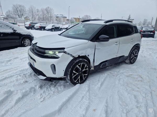 Balts Citroen C5 Aircross 2023 Tauragė, ar dzinēja tilpumu 1.50 L un nobraukumu 7 tūkst. km par 10900 €, foto 1 vietnē AUTOMOTO.COM.LV