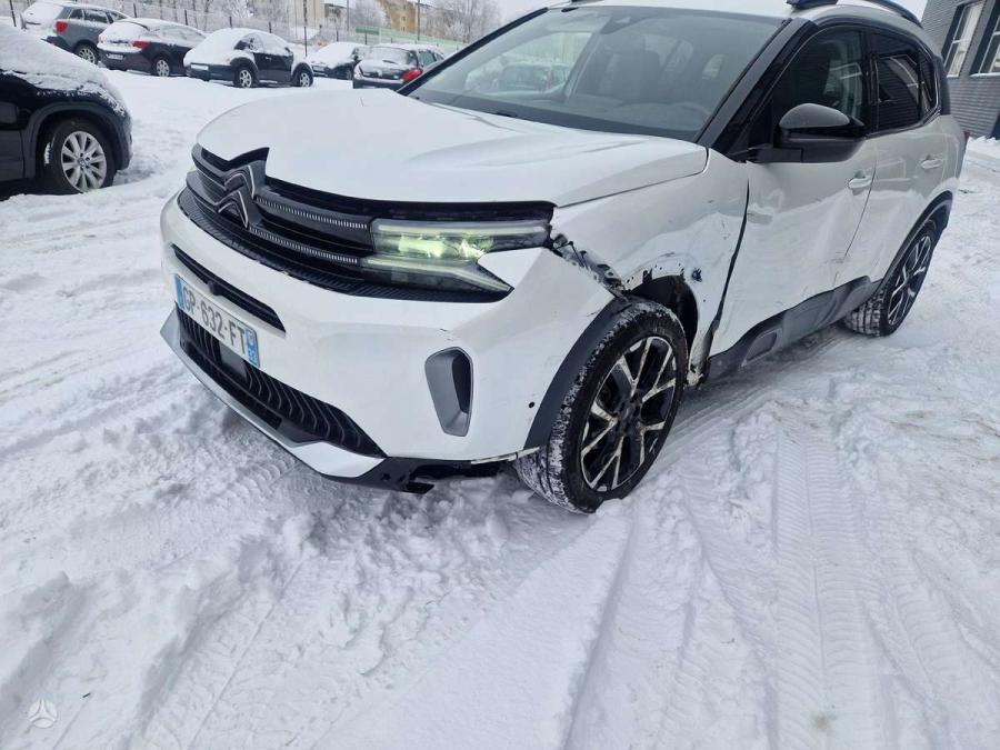 Balts Citroen C5 Aircross 2023 Tauragė, ar dzinēja tilpumu 1.50 L un nobraukumu 7 tūkst. km par 10900 €, foto 4 vietnē AUTOMOTO.COM.LV