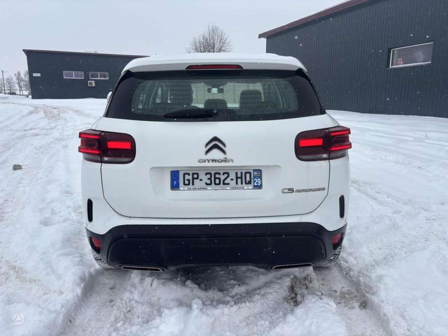 White Citroen C5 Aircross 2023 in Taurage, with an engine capacity of 1.50 L and mileage of 170 thousand km for 12500 €, photo 4 on AUTOMOTO.COM.LV