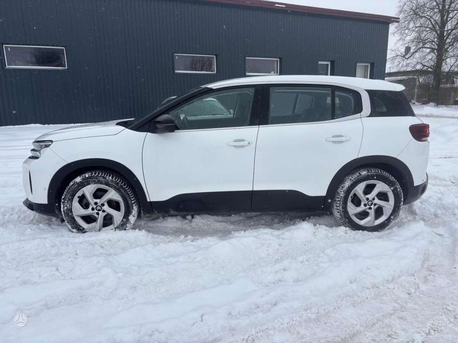 White Citroen C5 Aircross 2023 in Taurage, with an engine capacity of 1.50 L and mileage of 170 thousand km for 12500 €, photo 5 on AUTOMOTO.COM.LV