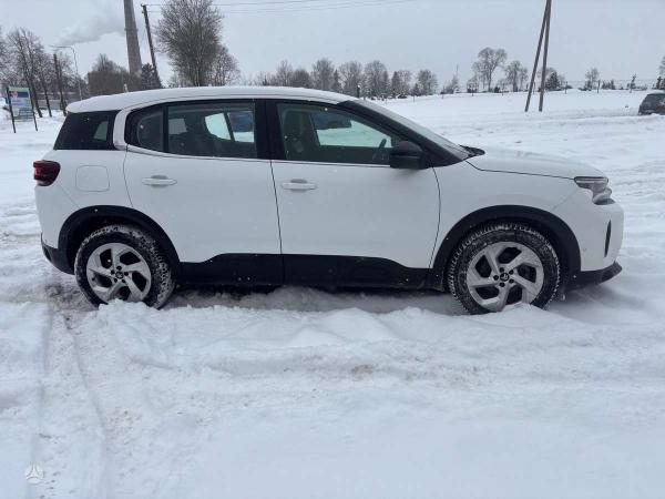White Citroen C5 Aircross 2023 in Taurage, with an engine capacity of 1.50 L and mileage of 170 thousand km for 12500 €, photo 7 on AUTOMOTO.COM.LV