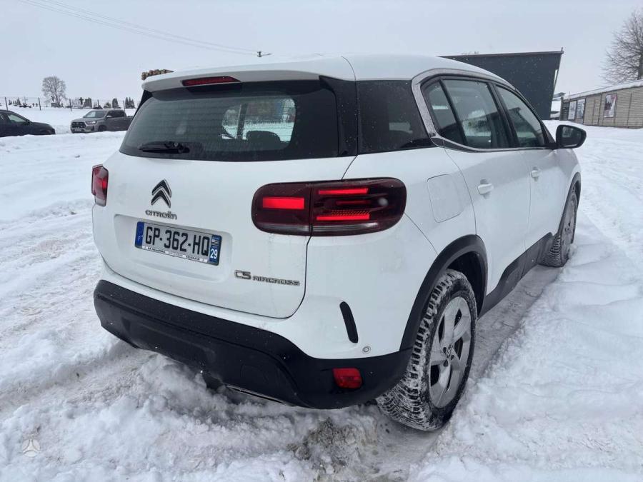 White Citroen C5 Aircross 2023 in Taurage, with an engine capacity of 1.50 L and mileage of 170 thousand km for 12500 €, photo 8 on AUTOMOTO.COM.LV