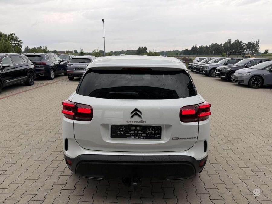 White Citroen C5 Aircross 2024 in Siauliai, with an engine capacity of 1.60 L and mileage of 126 thousand km for 17999 €, photo 9 on AUTOMOTO.COM.LV