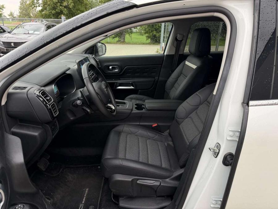 White Citroen C5 Aircross 2024 in Siauliai, with an engine capacity of 1.60 L and mileage of 126 thousand km for 17999 €, photo 12 on AUTOMOTO.COM.LV