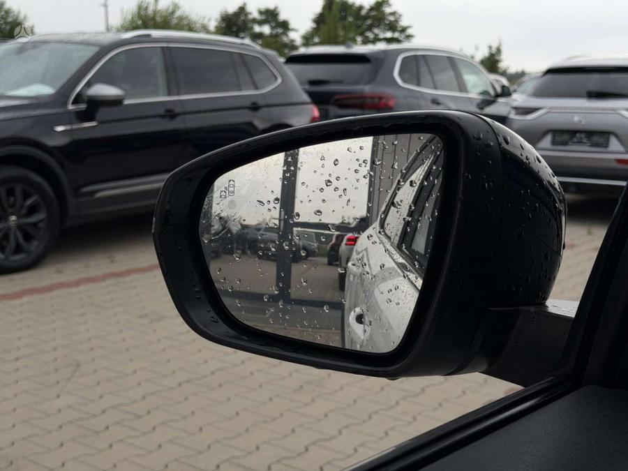 White Citroen C5 Aircross 2024 in Siauliai, with an engine capacity of 1.60 L and mileage of 126 thousand km for 17999 €, photo 21 on AUTOMOTO.COM.LV