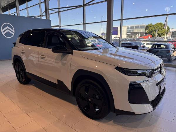 White Citroen C5 Aircross 2026 in Kaunas, with an engine capacity of 1.20 L and mileage of 3 thousand km for 33500 €, photo 3 on AUTOMOTO.COM.LV