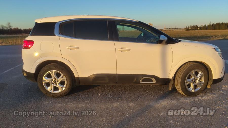 White Citroen C5 Aircross 2019 in Parnu, with an engine capacity of 1.60 L and mileage of 99 thousand km for 16500 €, photo 5 on AUTOMOTO.COM.LV