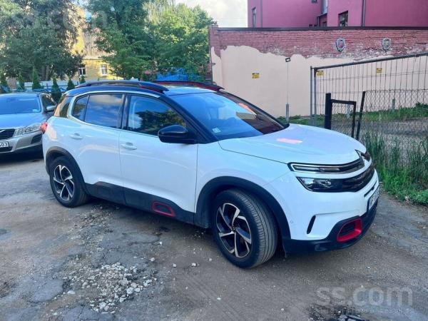 Citroen C5 Aircross 2019 in Riga on AUTOMOTO.COM.LV White Citroen C5 Aircross 2019 in Riga, with an engine capacity of 2.00 L and mileage of 100 thousand km for 13500 €, photo 4 on AUTOMOTO.COM.LV