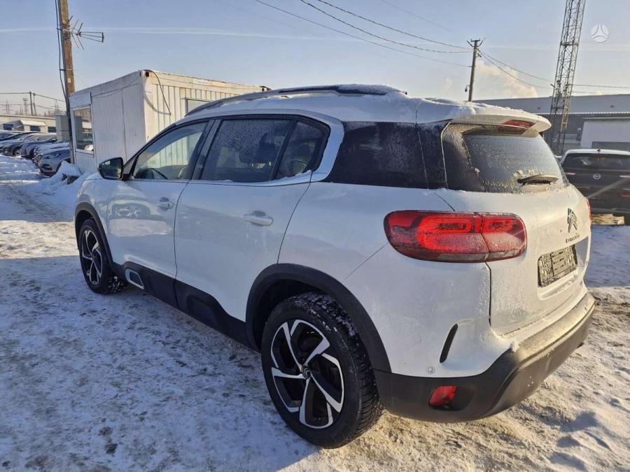 White Citroen C5 Aircross 2020 in Kaunas, with an engine capacity of 1.50 L and mileage of 218 thousand km for 9999 €, photo 4 on AUTOMOTO.COM.LV