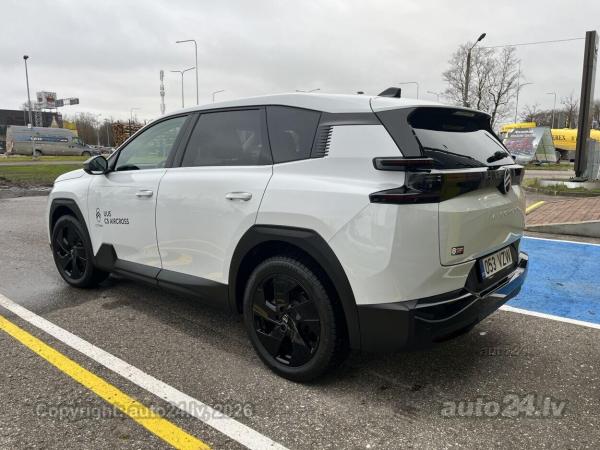 White Citroen C5 Aircross 2025 in Parnu, with an engine capacity of 1.20 L and mileage of 150 thousand km for 33990 €, photo 2 on AUTOMOTO.COM.LV
