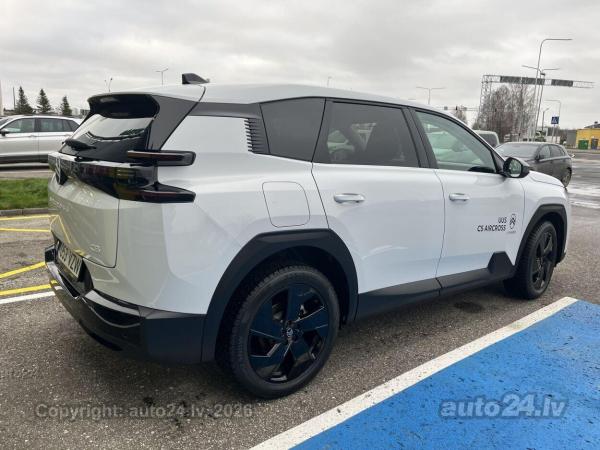 White Citroen C5 Aircross 2025 in Parnu, with an engine capacity of 1.20 L and mileage of 150 thousand km for 33990 €, photo 3 on AUTOMOTO.COM.LV