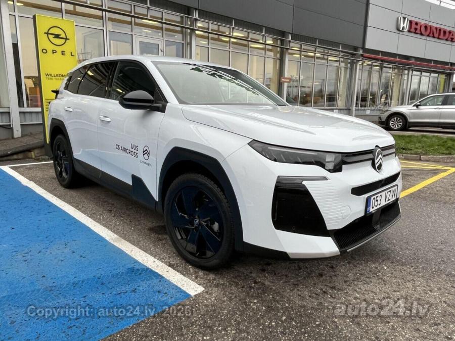 White Citroen C5 Aircross 2025 in Parnu, with an engine capacity of 1.20 L and mileage of 150 thousand km for 33990 €, photo 4 on AUTOMOTO.COM.LV