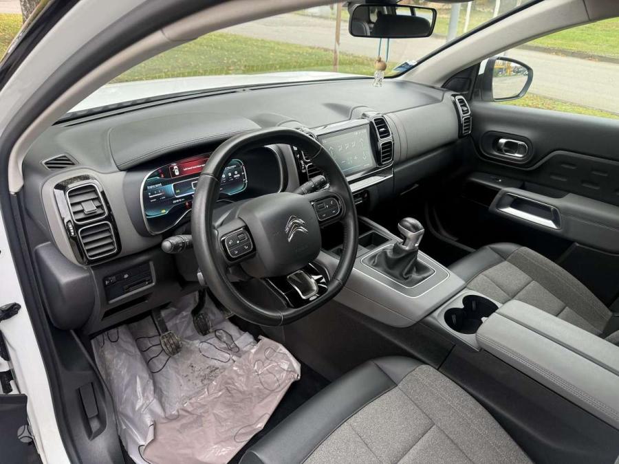 Белый Ситроен C5 Aircross 2020 в Таураге, объемом двигателя 1.50 л и пробегом 200 тыс. км за 8500 €, фото 11 на AUTOMOTO.COM.LV