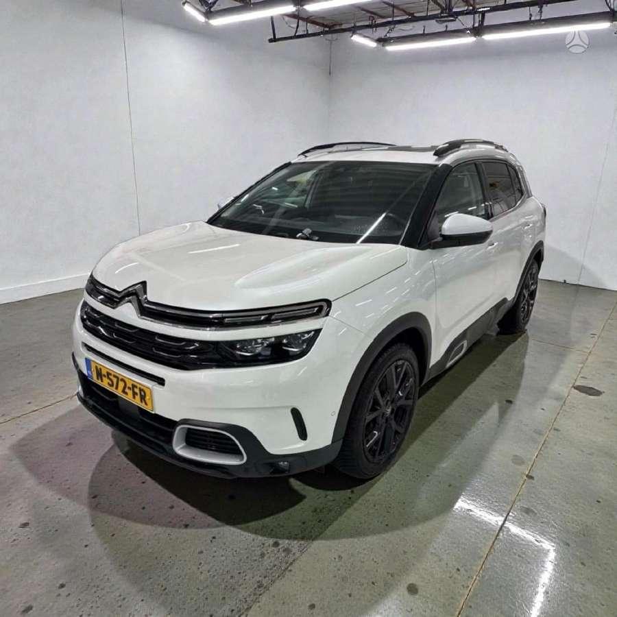 Balts Citroen C5 Aircross 2021 Viļņa, ar dzinēja tilpumu 1.20 L un nobraukumu 149 tūkst. km par 13613 €, foto 2 vietnē AUTOMOTO.COM.LV