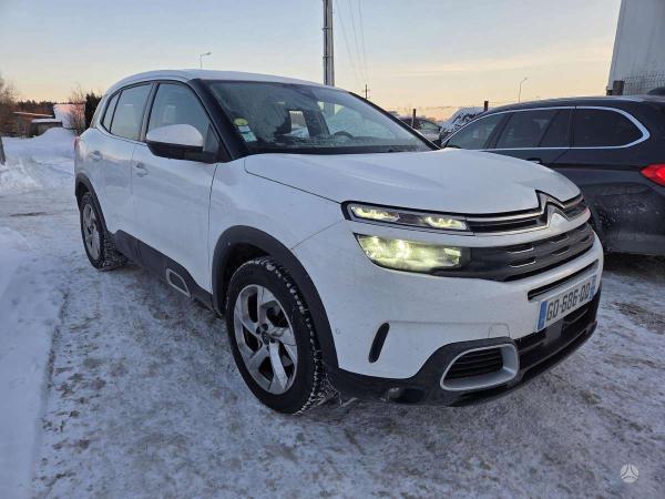 Белый Ситроен C5 Aircross 2021 в Таураге, объемом двигателя 1.50 л и пробегом 200 тыс. км за 7900 €, фото 2 на AUTOMOTO.COM.LV