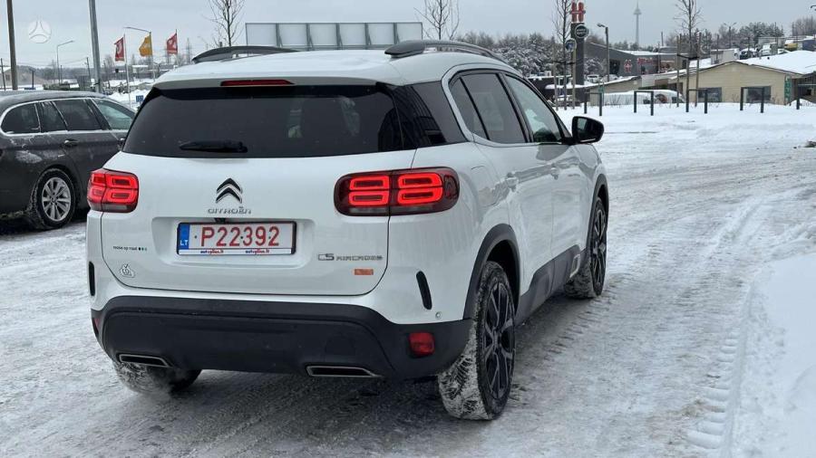 White Citroen C5 Aircross 2021 in Vilnius, with an engine capacity of 1.20 L and mileage of 149 thousand km for 13213 €, photo 5 on AUTOMOTO.COM.LV