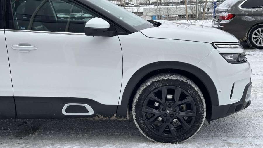 White Citroen C5 Aircross 2021 in Vilnius, with an engine capacity of 1.20 L and mileage of 149 thousand km for 13213 €, photo 8 on AUTOMOTO.COM.LV