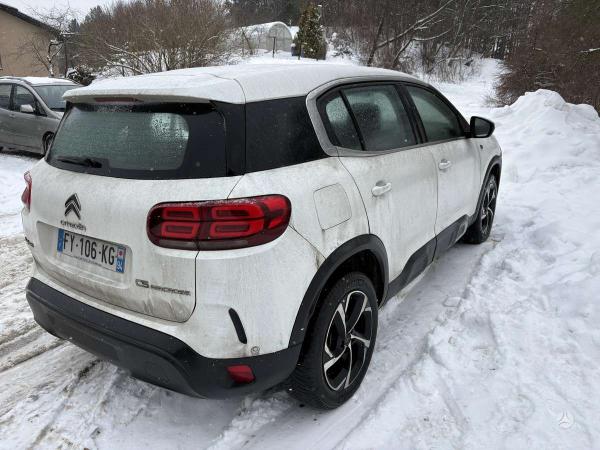 Balts Citroen C5 Aircross 2021 Viļņa, ar dzinēja tilpumu 1.60 L un nobraukumu 113 tūkst. km par 7200 €, foto 2 vietnē AUTOMOTO.COM.LV