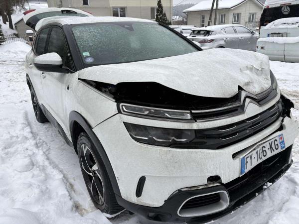 Balts Citroen C5 Aircross 2021 Viļņa, ar dzinēja tilpumu 1.60 L un nobraukumu 113 tūkst. km par 7200 €, foto 3 vietnē AUTOMOTO.COM.LV