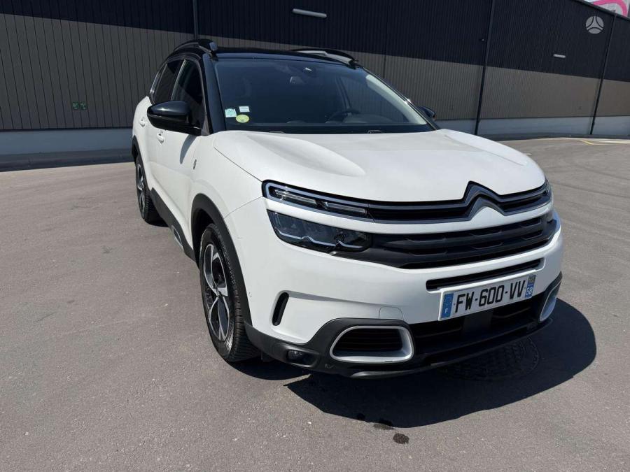 Balts Citroen C5 Aircross 2021 Viļņa, ar dzinēja tilpumu 1.50 L un nobraukumu 178 tūkst. km par 12900 €, foto 3 vietnē AUTOMOTO.COM.LV