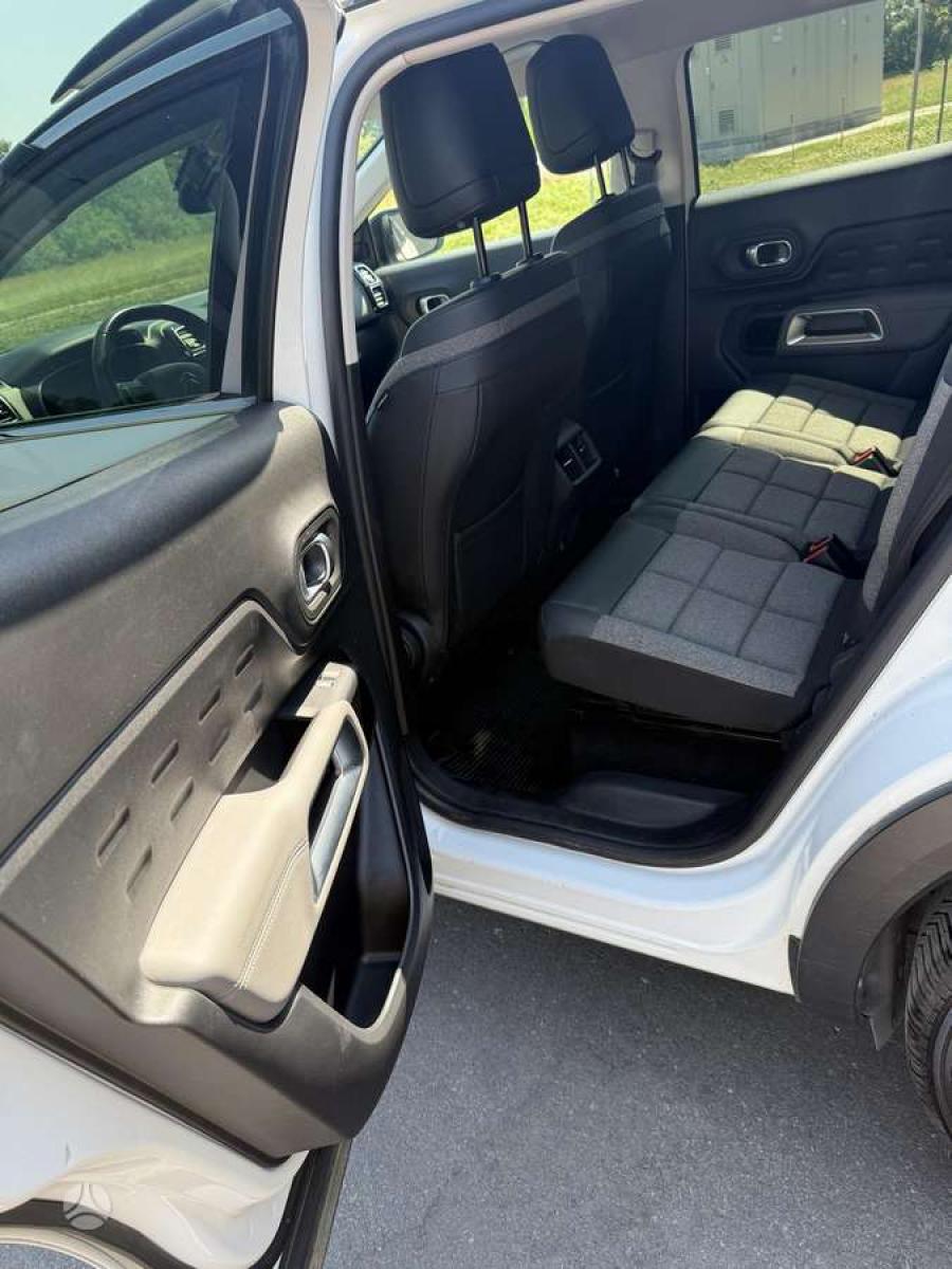 Balts Citroen C5 Aircross 2021 Viļņa, ar dzinēja tilpumu 1.50 L un nobraukumu 178 tūkst. km par 12900 €, foto 17 vietnē AUTOMOTO.COM.LV