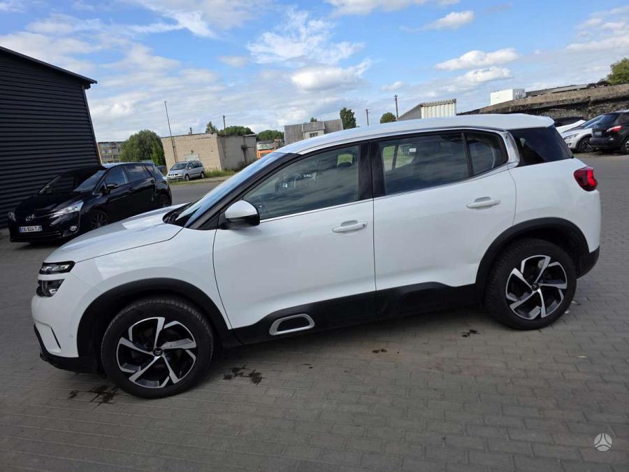White Citroen C5 Aircross 2021 in Taurage, with an engine capacity of 1.50 L and mileage of 220 thousand km for 11495 €, photo 3 on AUTOMOTO.COM.LV