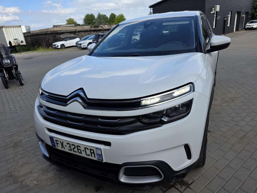 White Citroen C5 Aircross 2021 in Taurage, with an engine capacity of 1.50 L and mileage of 220 thousand km for 11495 €, photo 4 on AUTOMOTO.COM.LV