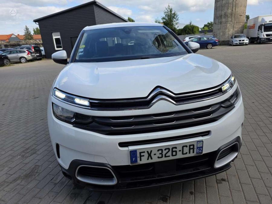 White Citroen C5 Aircross 2021 in Taurage, with an engine capacity of 1.50 L and mileage of 220 thousand km for 11495 €, photo 6 on AUTOMOTO.COM.LV