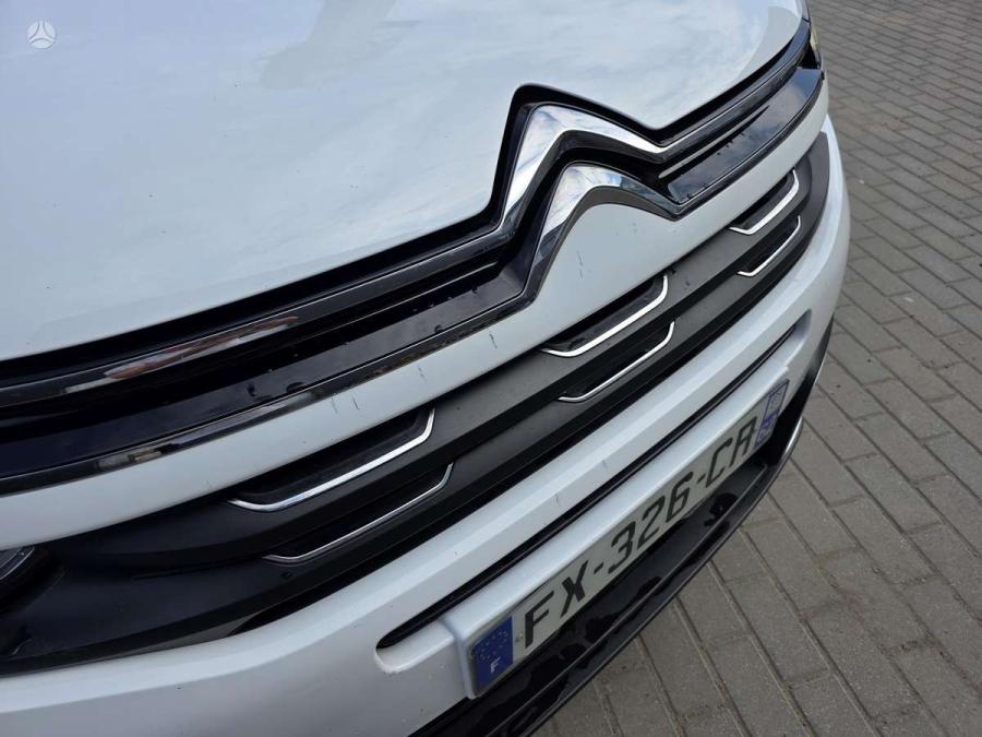 White Citroen C5 Aircross 2021 in Taurage, with an engine capacity of 1.50 L and mileage of 220 thousand km for 11495 €, photo 7 on AUTOMOTO.COM.LV