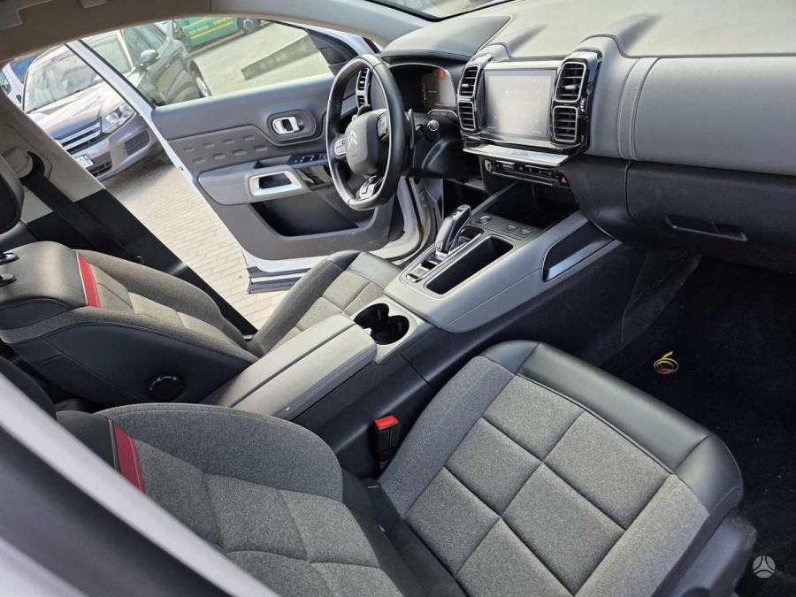 White Citroen C5 Aircross 2021 in Taurage, with an engine capacity of 1.50 L and mileage of 220 thousand km for 11495 €, photo 14 on AUTOMOTO.COM.LV