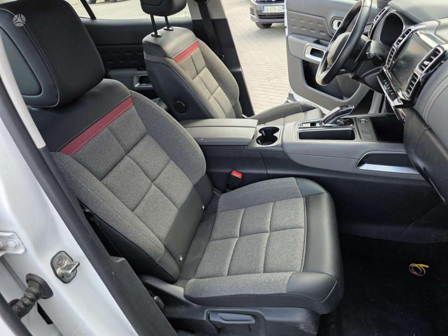 White Citroen C5 Aircross 2021 in Taurage, with an engine capacity of 1.50 L and mileage of 220 thousand km for 11495 €, photo 17 on AUTOMOTO.COM.LV