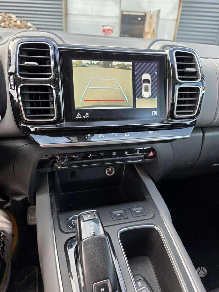 White Citroen C5 Aircross 2021 in Taurage, with an engine capacity of 1.50 L and mileage of 220 thousand km for 11495 €, photo 23 on AUTOMOTO.COM.LV