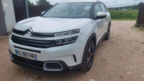 Белый Ситроен C5 Aircross 2021 в Вильнюс, объемом двигателя 1.60 л и пробегом 130 тыс. км за 13400 €, фото 2 на AUTOMOTO.COM.LV