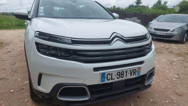 Белый Ситроен C5 Aircross 2021 в Вильнюс, объемом двигателя 1.60 л и пробегом 130 тыс. км за 13400 €, фото 3 на AUTOMOTO.COM.LV